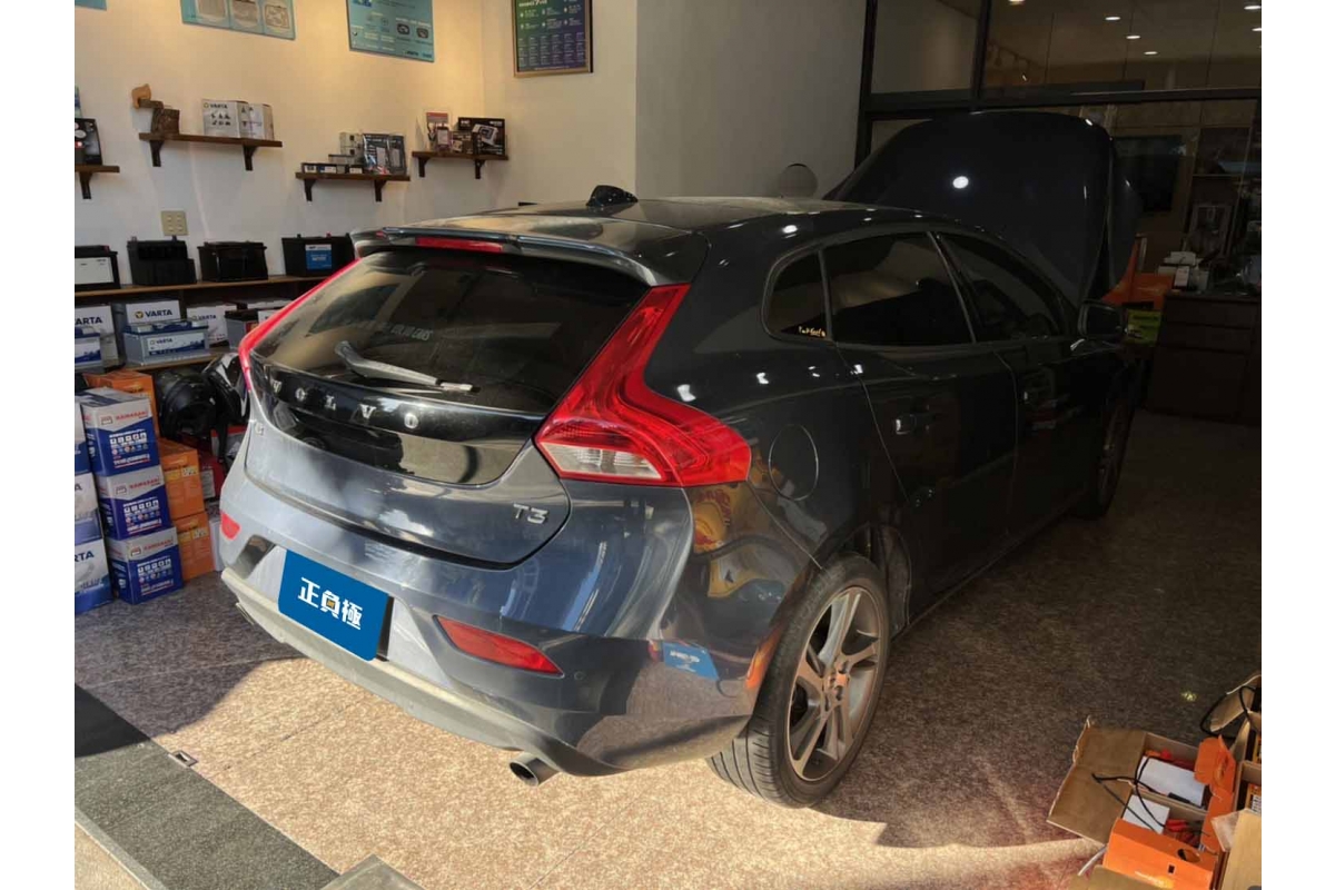【台北】VOLVO富豪 V40 T3 汽油版 2017年 原廠電瓶 VOLVO AGM 70AH 760A(EN) 更換 汽車電池 奧地利 ...
