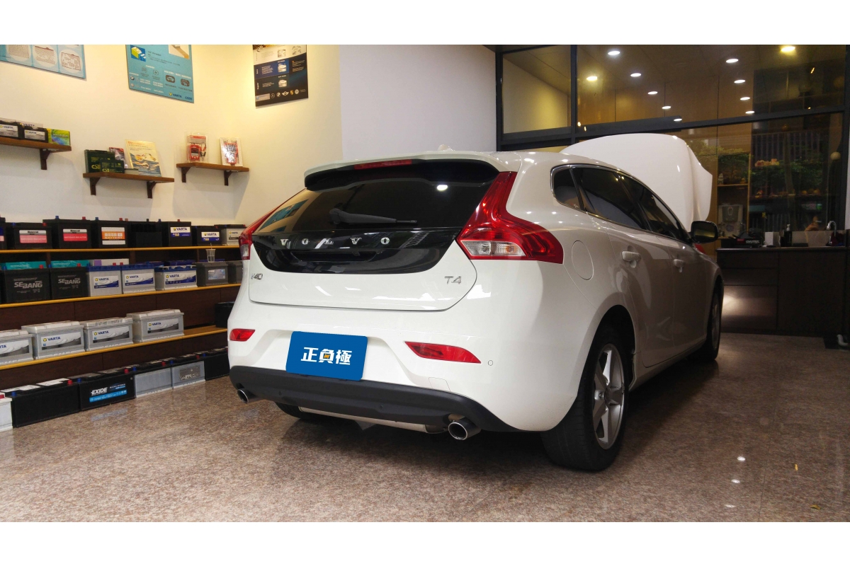 【台北】VOLVO富豪 V40 T4 汽油版 2015年 汽車電瓶 原廠 VOLVO AGM 70AH 760A(EN) 更換 法製EXIDE ...